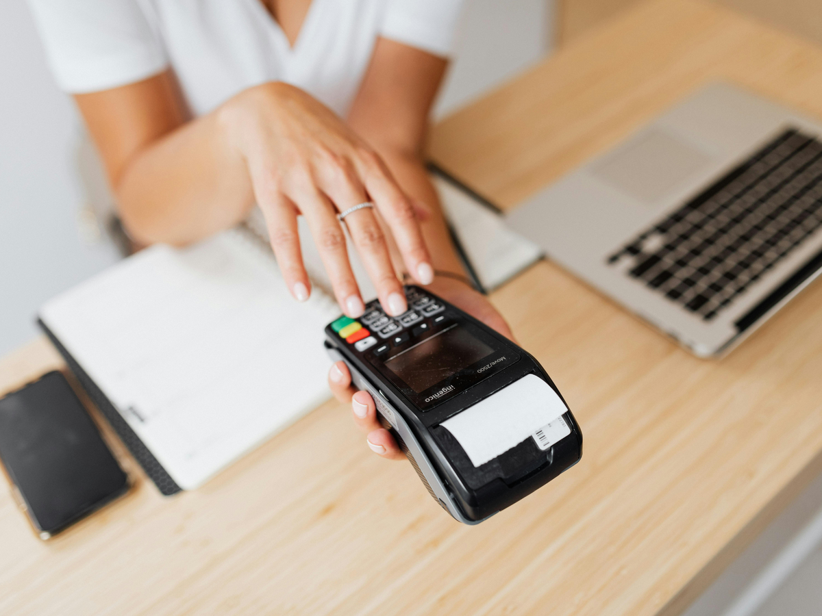 Shopify POS Lite vs Pro: Key Differences Explained for 2024